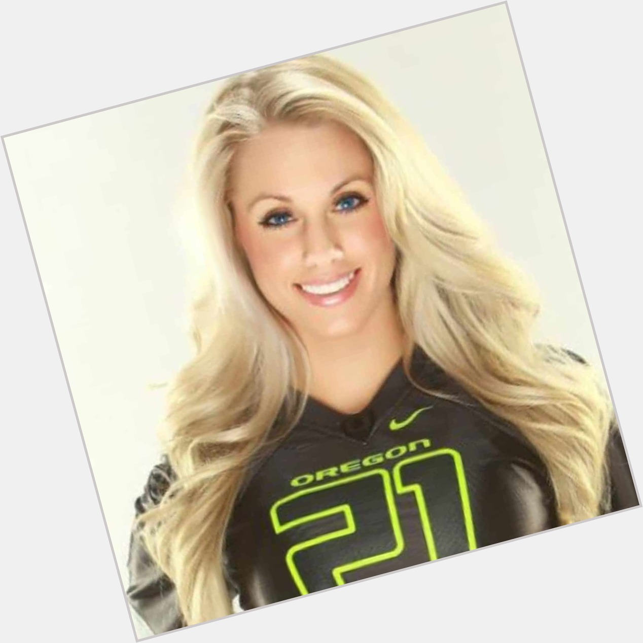 Courtney Eckhart | Official Site for Woman Crush Wednesday #WCW