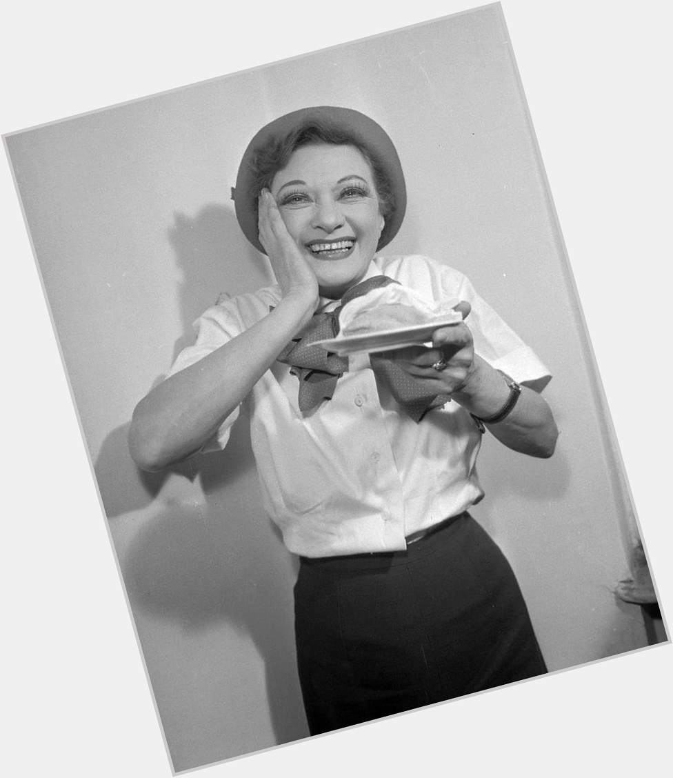 Manyi Kiss | Official Site for Woman Crush Wednesday #WCW