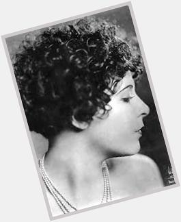 Mona Ray | Official Site for Woman Crush Wednesday #WCW