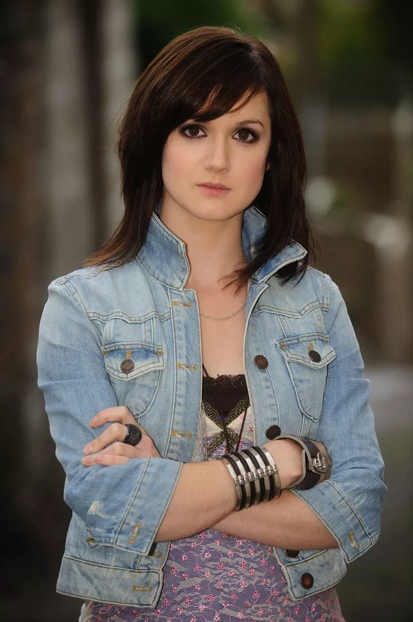 Sara Lloyd Gregory | Official Site for Woman Crush Wednesday #WCW