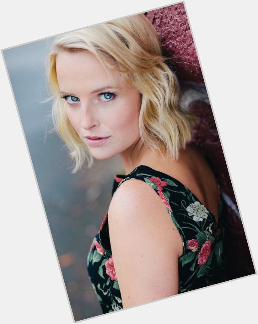 Sarah Smyth | Official Site for Woman Crush Wednesday #WCW