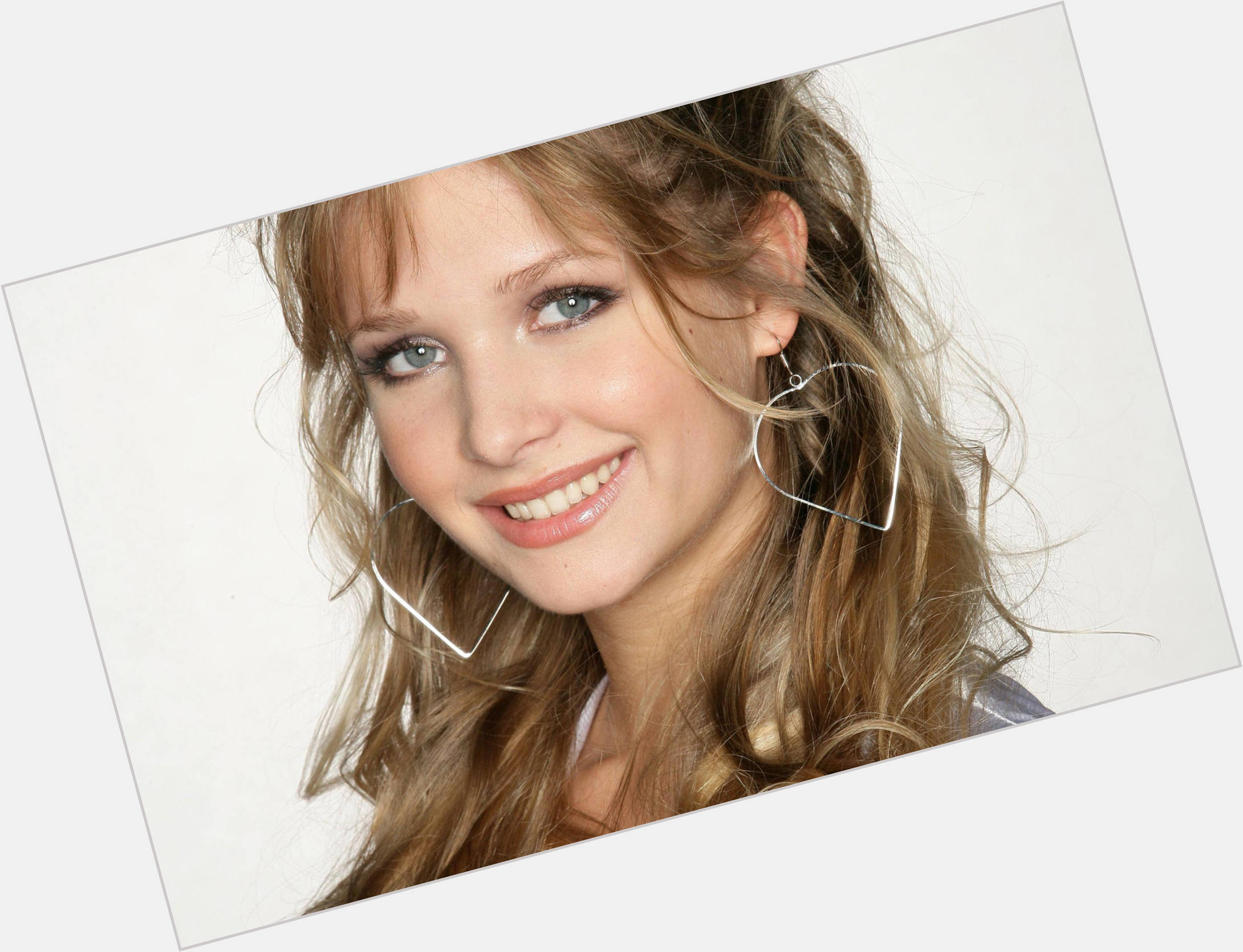 Sarah Ulrich | Official Site for Woman Crush Wednesday #WCW